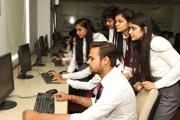Computer Lab | IBI | Best b schools in delhi ncr